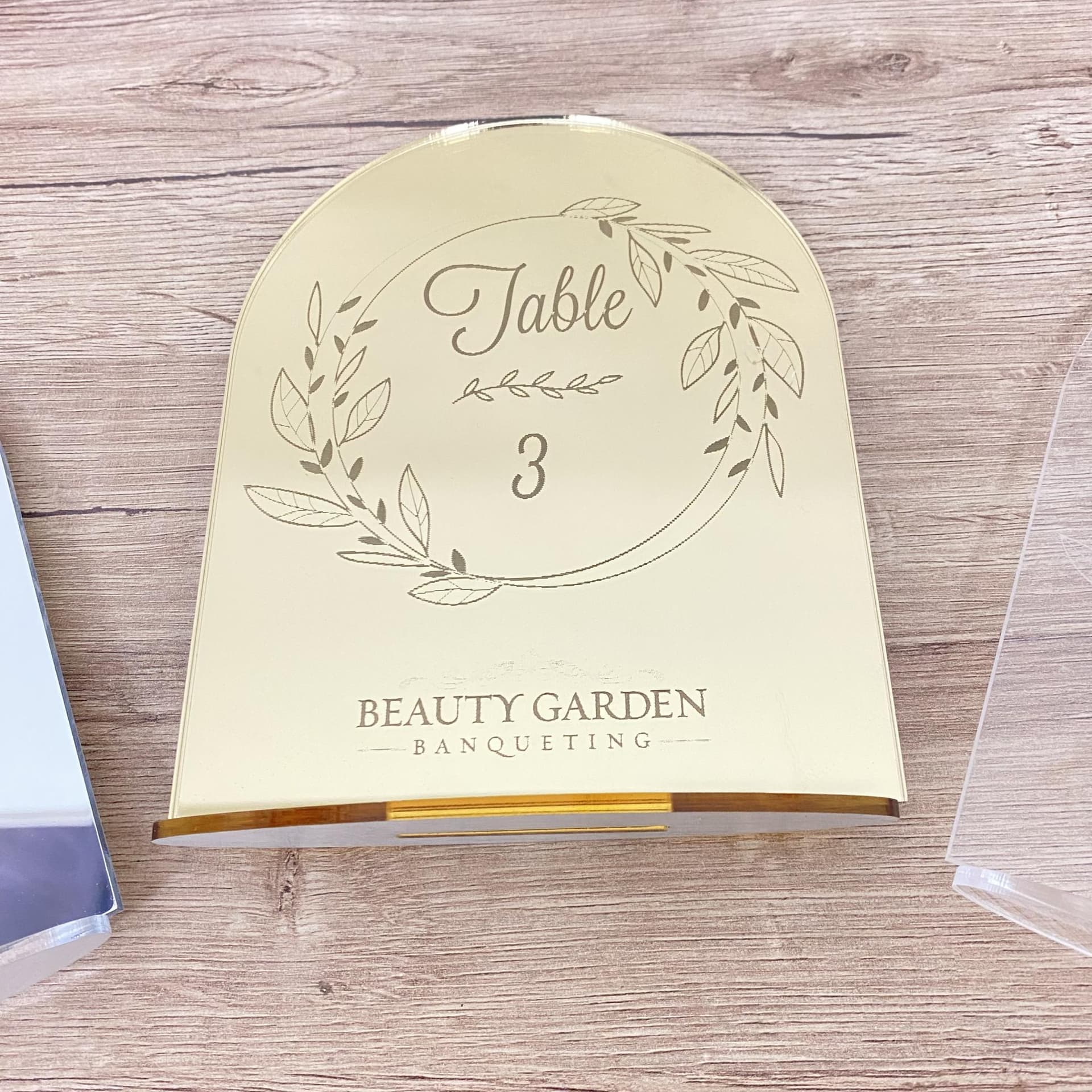 Segna tavolo in plexiglass Marina | Fiocchi di Gioia