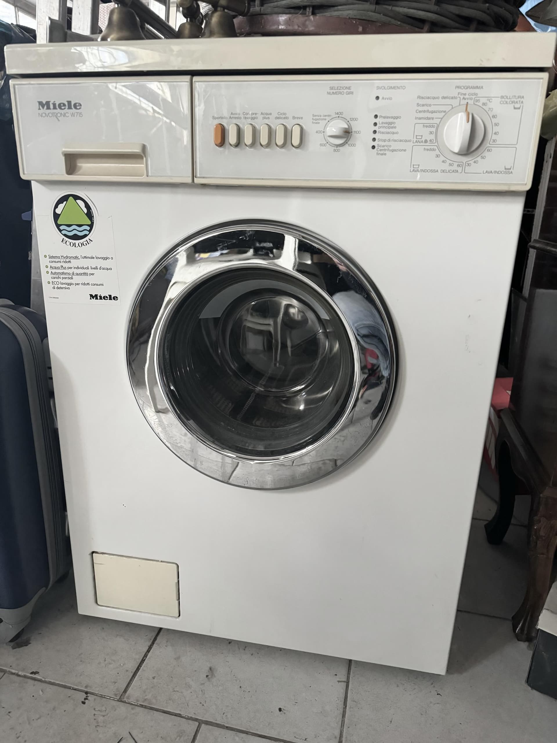 Lavatrice miele novotronic w715 1400 giri 5 kg 60 x 60 x h 85 | MOBILI ...